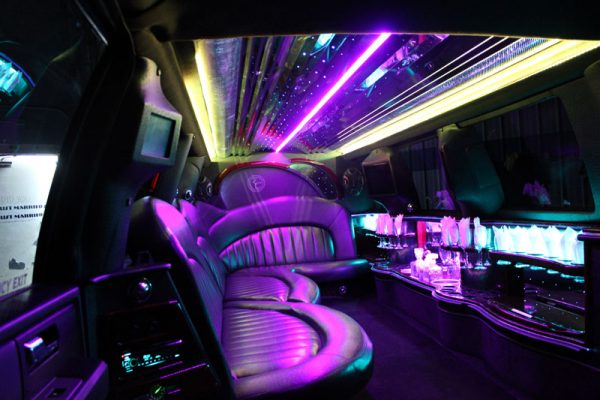 Ford Expedition Limo - 14 Passengers | Last Minute Limousine Edmonton